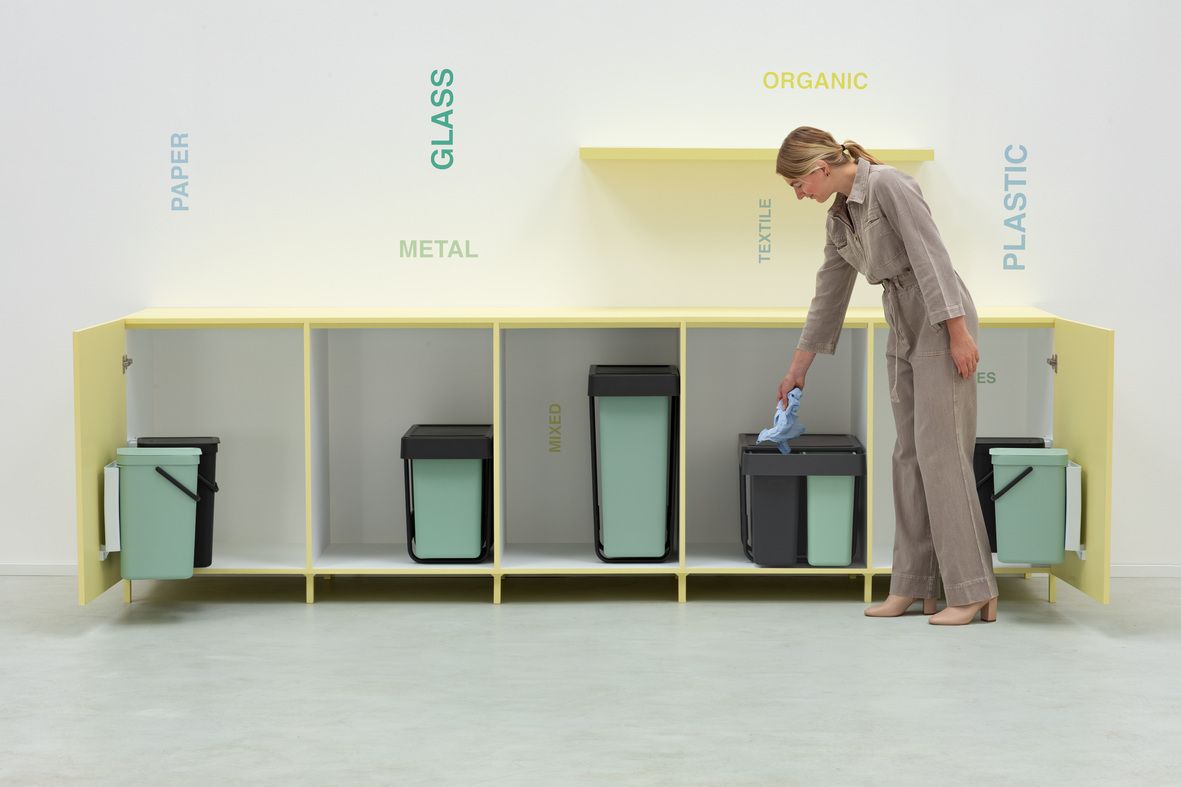 Sort & Go Built-in Bin 10+10+20 litre - Dark Grey | Brabantia